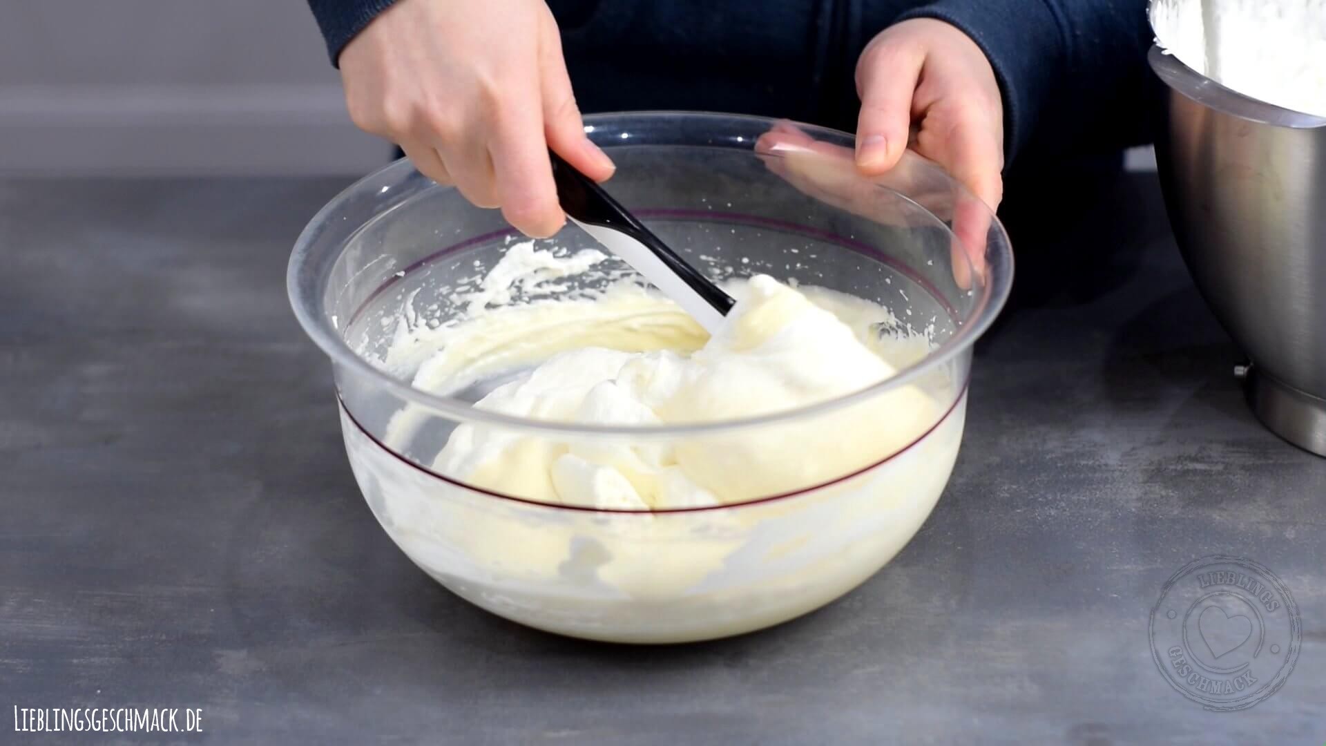 Eierlikrcreme Mit Sahne